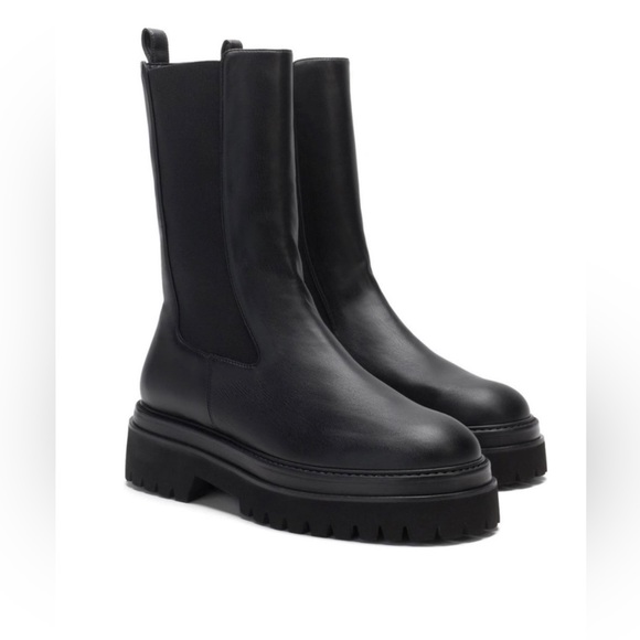 Good American | Shoes | Nwt Good American Chelsea Combat Boot Black ...